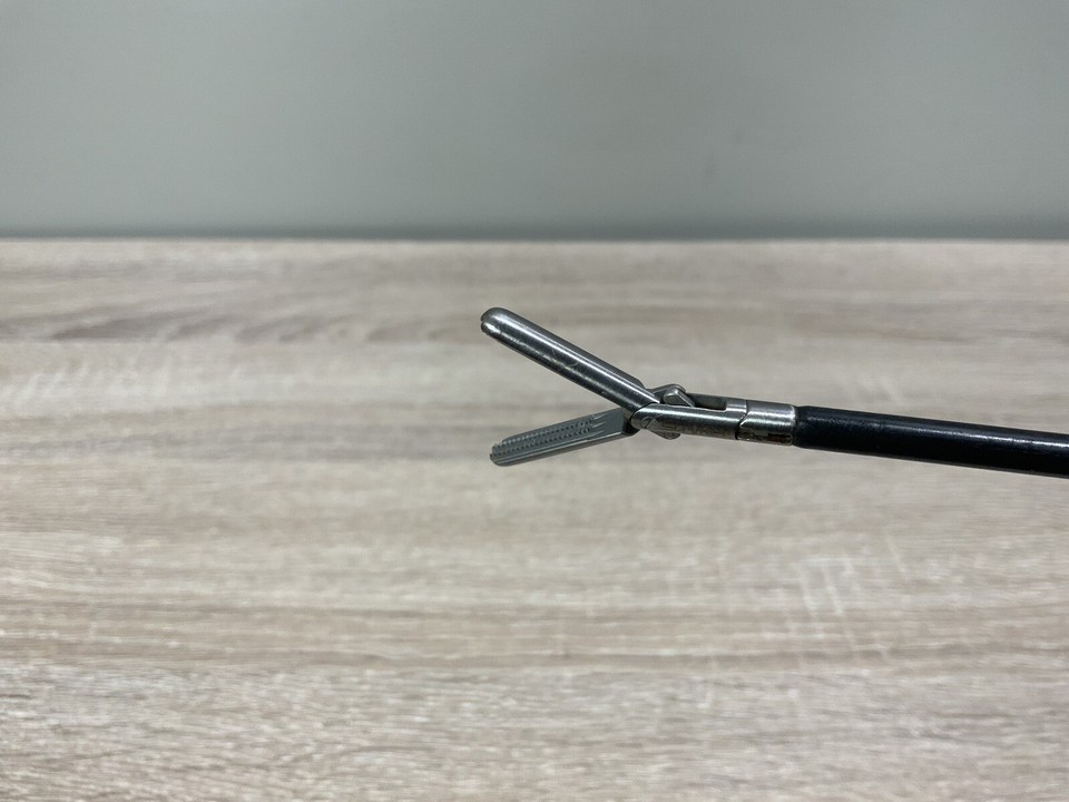 Stryker 250-080-314 DeBakey Grasper w/ 250-181-106 Laparoscopic Handle ...