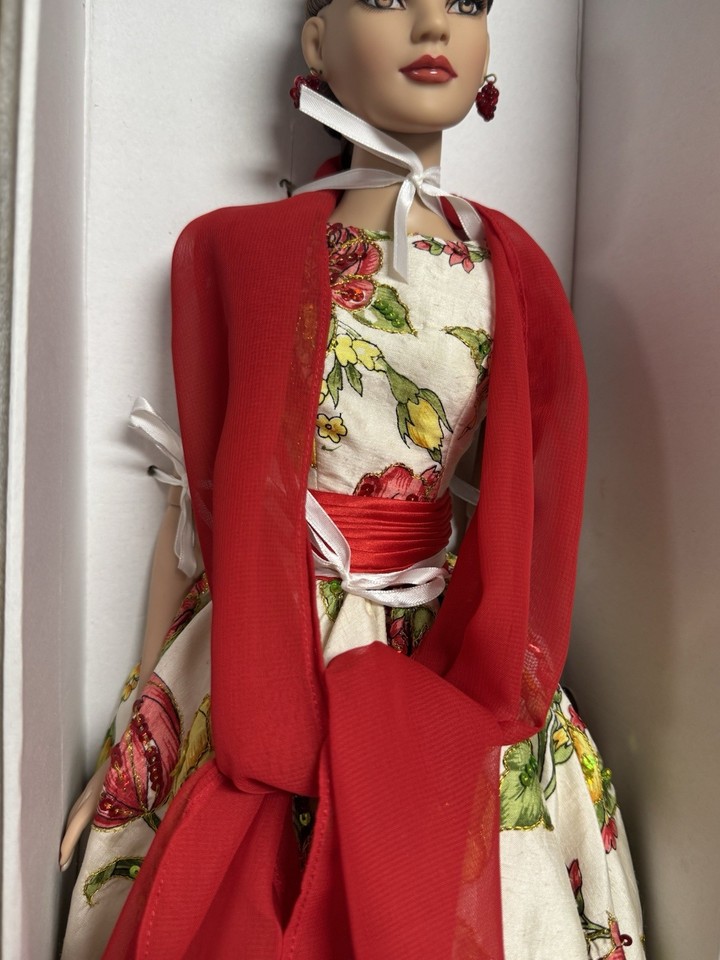 ROBERT TONNER AMERICAN MODEL 22IN FASHION DOLL FLORA HTF READ ~ | eBay