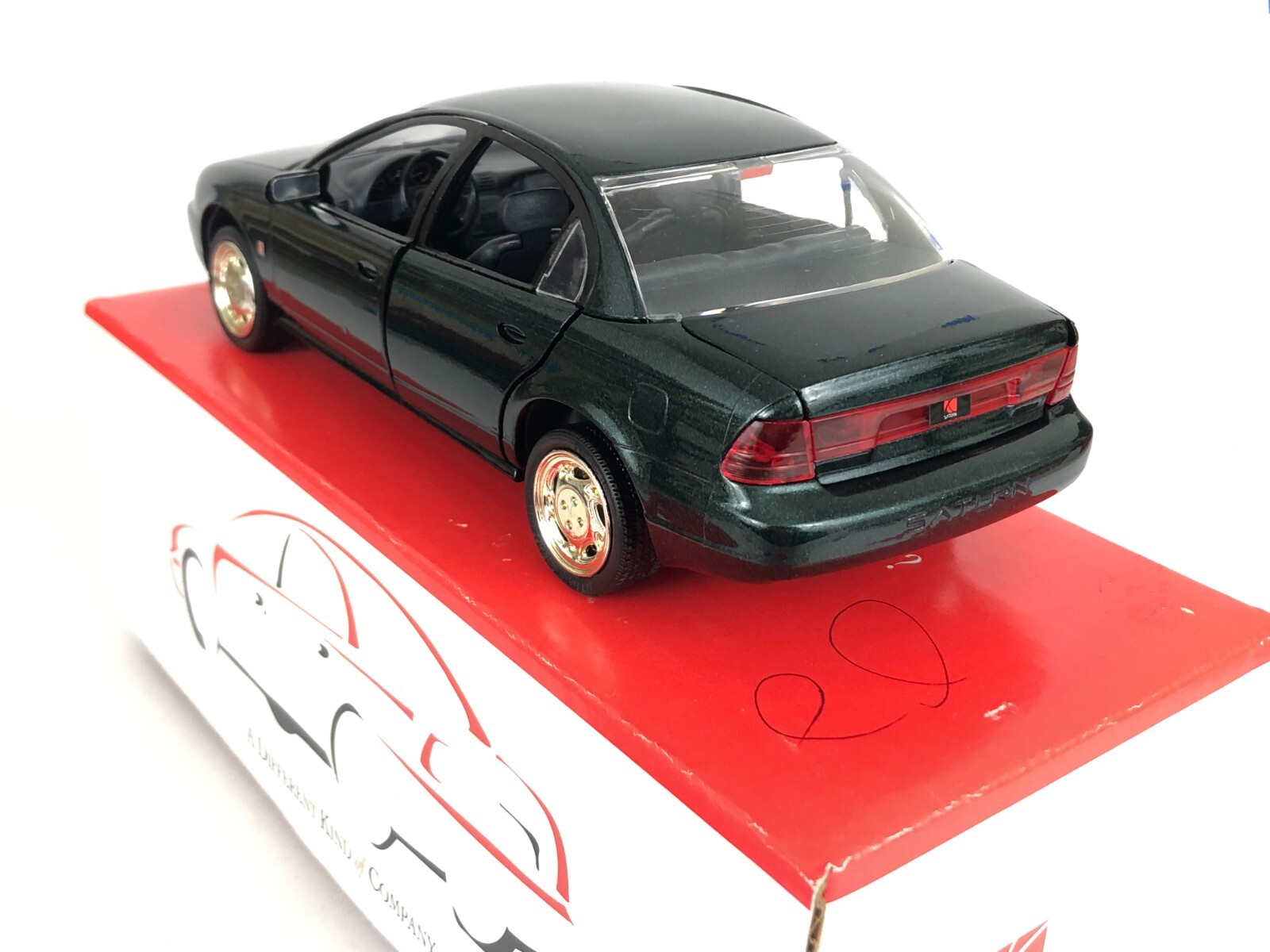 Saturn SL2 Limited Edition 1:18 Scale Model Car green complete w box ...
