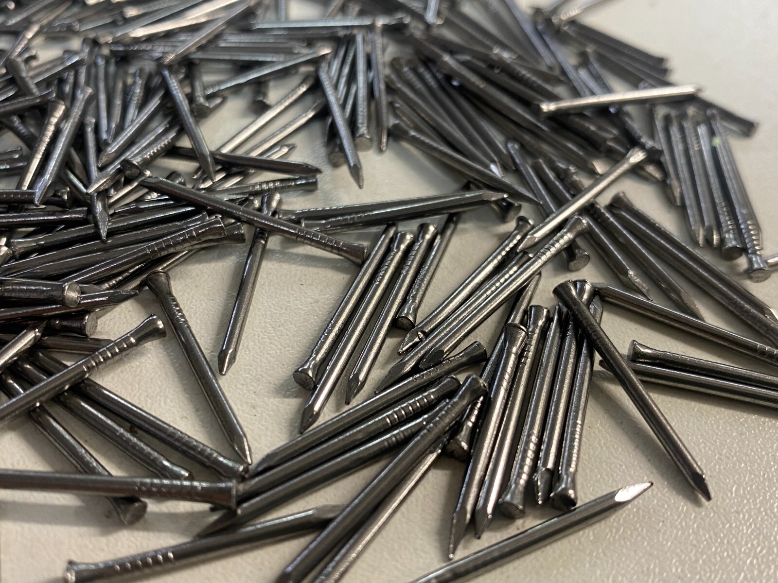 PANEL PINS TACKS HARDBOARD NAILS BRIGHT SELF COLOUR STEEL 13 20 25 30 ...