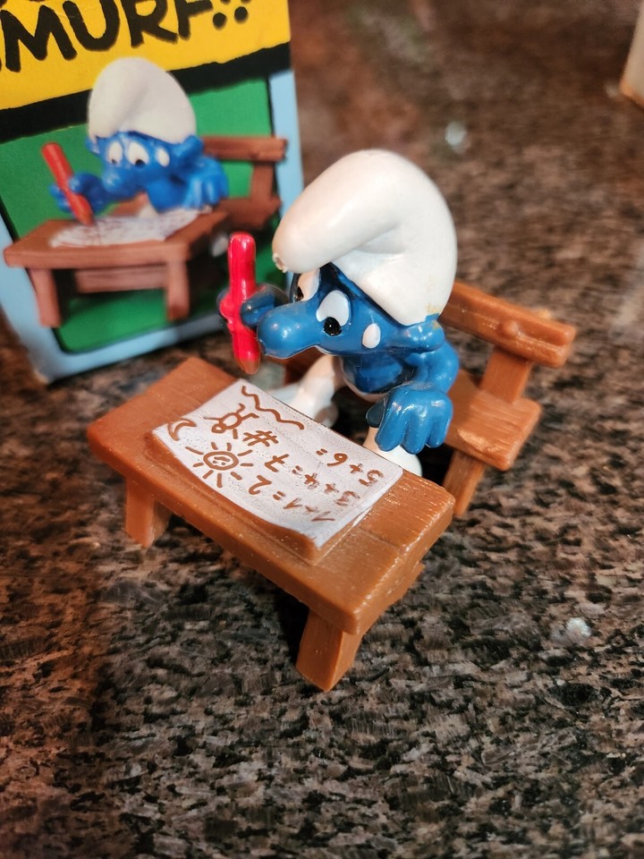 VINTAGE SUPER SMURF SCHOOL DESK NO 6724 WALLACE BERRIE & CO WITH BOX ...