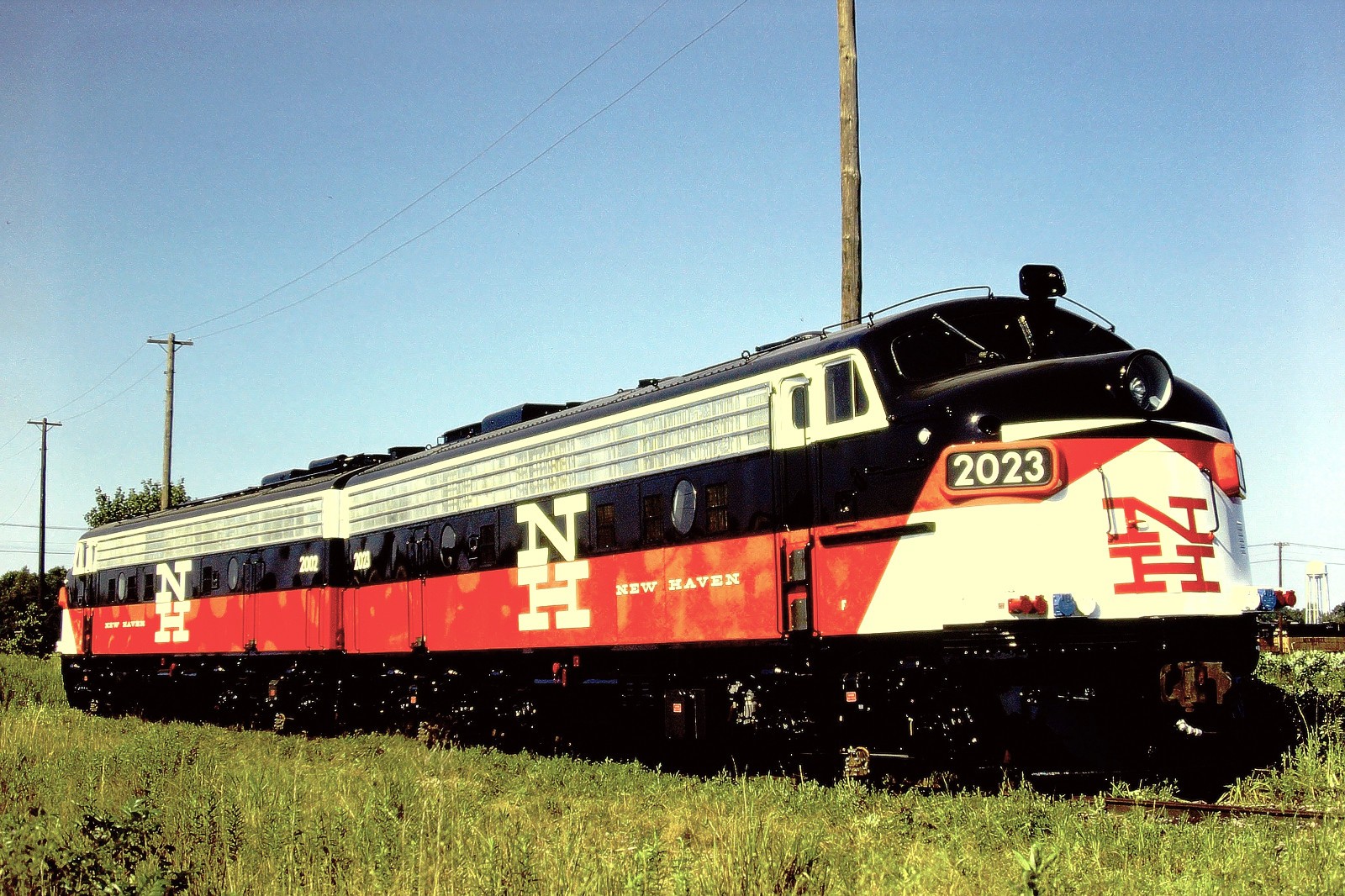 New York New Haven & Hartford NH EMD FL9 2023 + 2002 Silvis IL Original ...