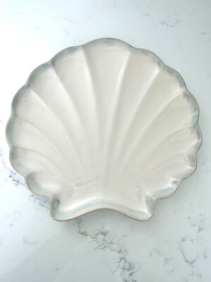 HOME STUDIO Shoreline Collection 11" Scallop Shell Plate White with ...