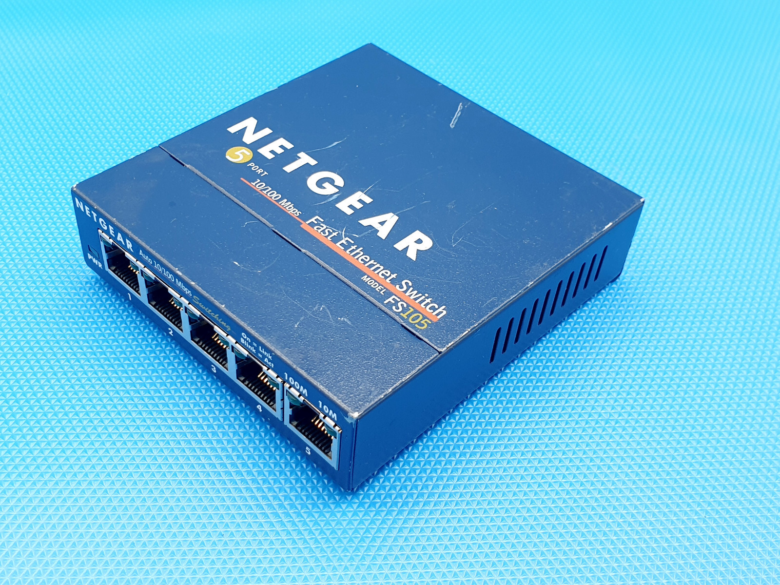 Netgear 5 Port 10/100 Mbps Fast Ethernet Switch Model FS105 Inkl. MwSt ...
