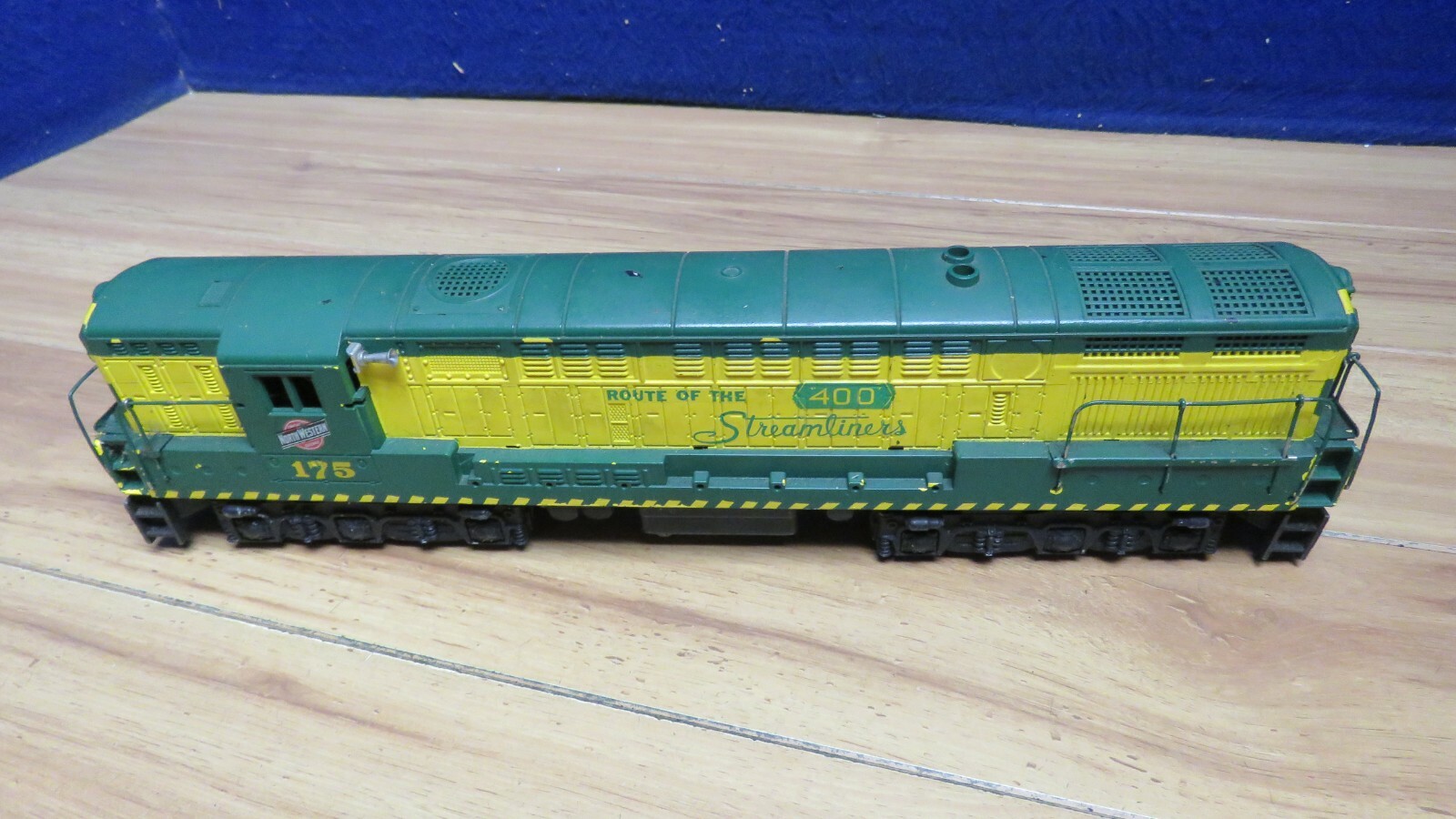LIONEL Custom DECORATE O Scale Two Rail 175 CNW FM Trainmaster 609539 ...
