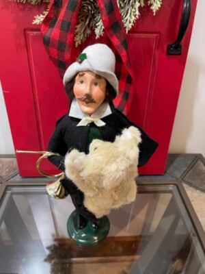 BYER'S BYERS' CHOICE VICTORIAN SHOPPER w/ bugle and stuffed animal 2002 ...