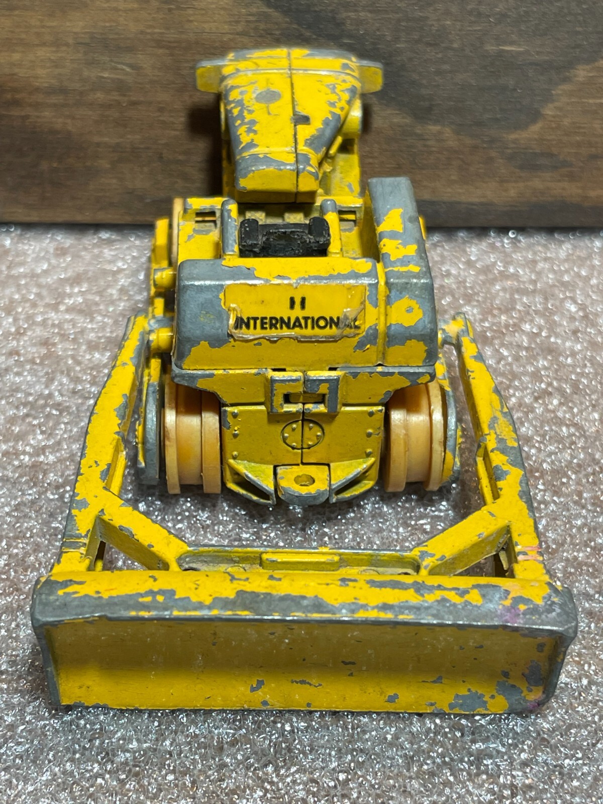 Vintage ERTL Miniatures Of The World International TD-20 E Crawler 1:64 ...