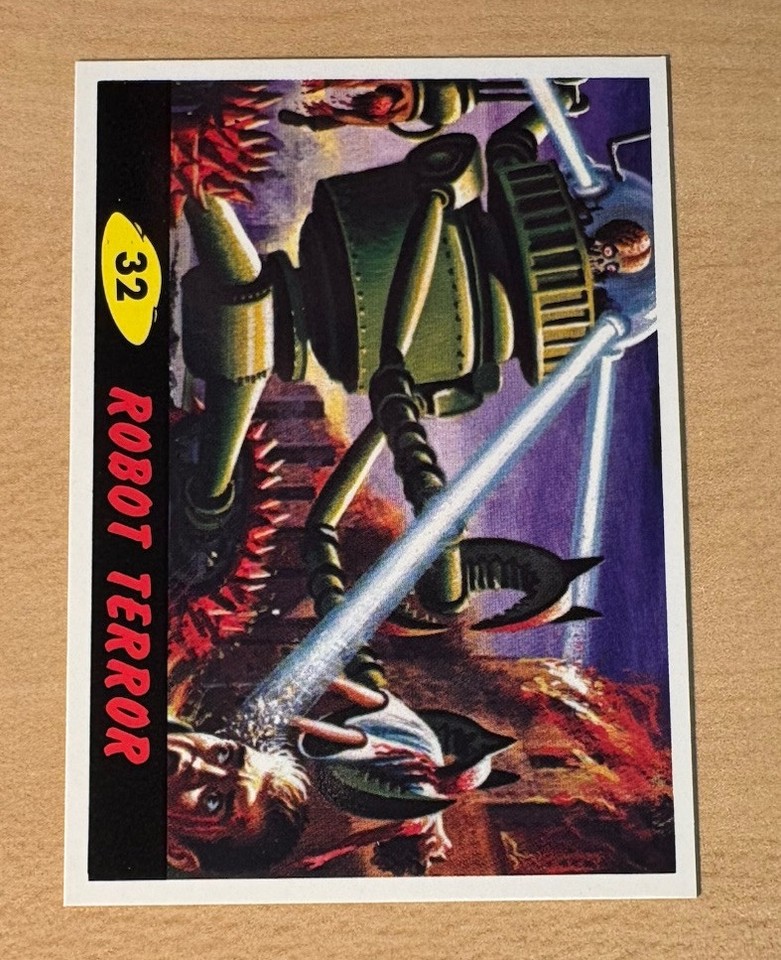 Mars Attacks 1994 Topps DELUXE Reissue Card #32, “Robot Terror”, NM-MT ...