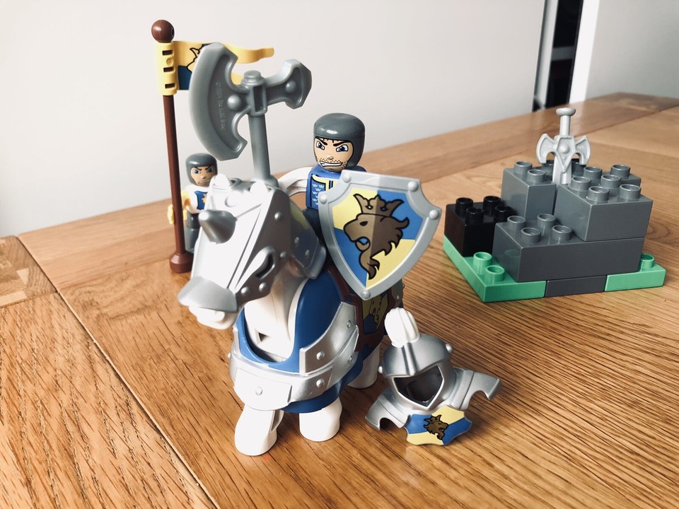 Lego Duplo 4775 Knight And Squire Castle Sword Horse Armour Rare 💯 ...