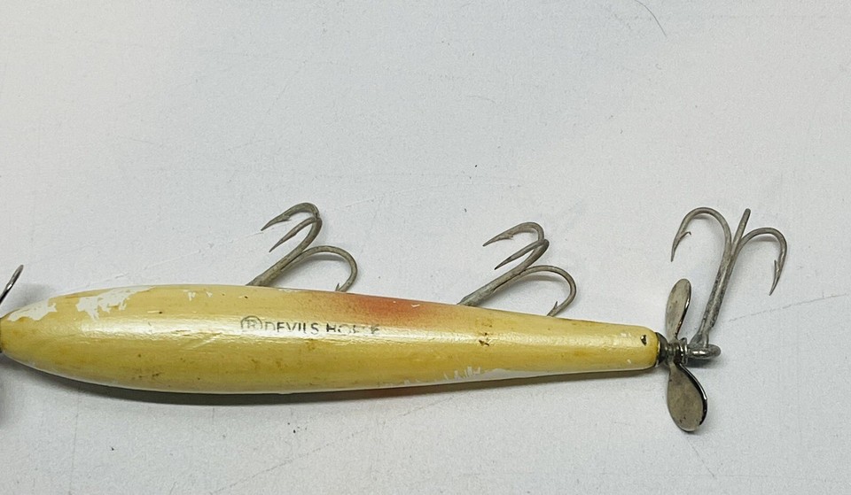 VINTAGE FISHING LURE! SMITHWICK DEVILS HORSE IN PEARL! | eBay