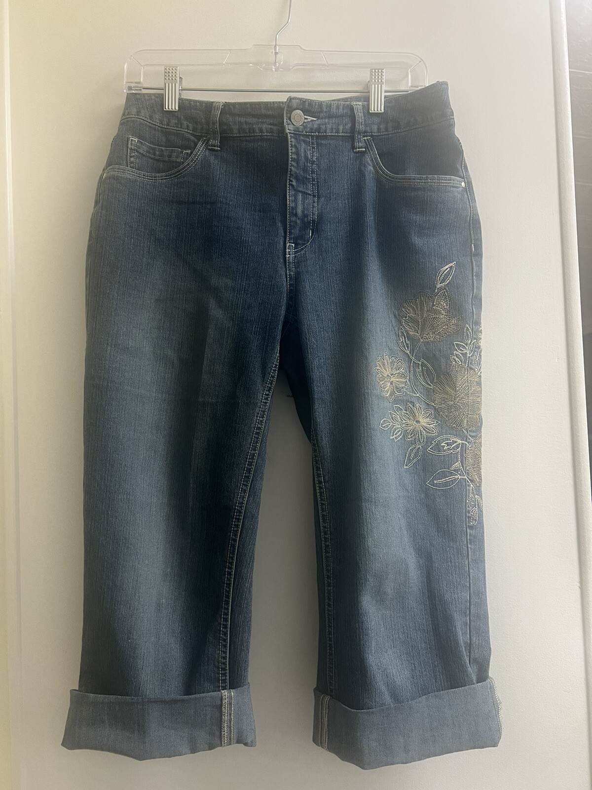 FRENCH CUFF {Womens Sz 6} Floral Embroidered Accent Cropped Pants ...