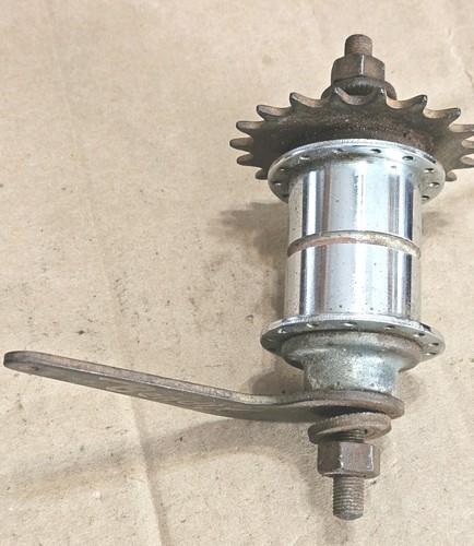 VINTAGE BENDIX R B 2 RED BAND REAR HUB 28 HOLE MADE IN U.S.A. 5-30 | eBay