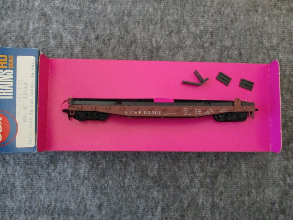 LOT 12 COX HO SCALE ELECTRIC TRAINS SANTA FE ENGINE/CABOOSE+CARS ACCS ...