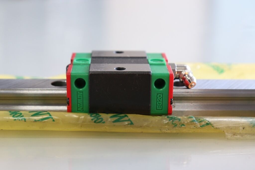 HIWIN New LM Guide EG20 EGH20SAC 700L-2UU | eBay