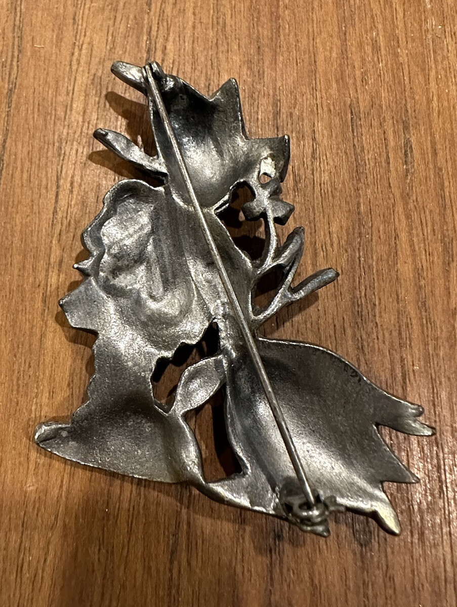 Vintage Girl Feeding Ducks Brooch Pin Heavy Pewter Fi… - Gem