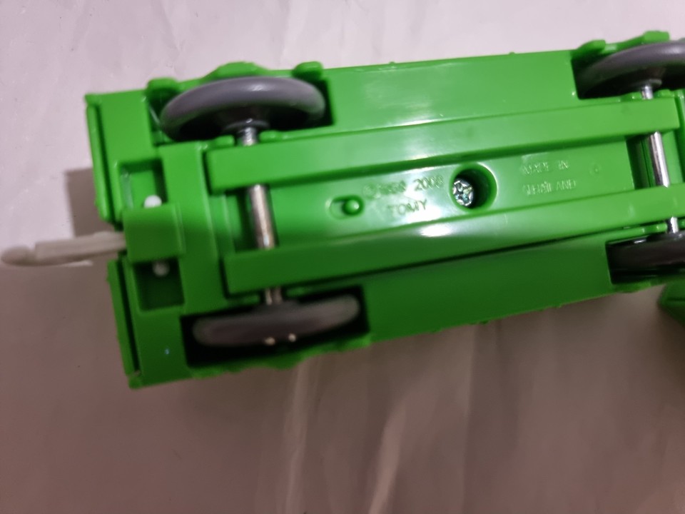 TOMY TOMICA PLARAIL THOMAS COMPAT Trackmaster 2 X GREEN EXPRESS VAN ...