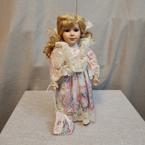 Vintage Grt Wstrn Diane Porcelain Doll Blonde Hair Blue Eyes Floral ...