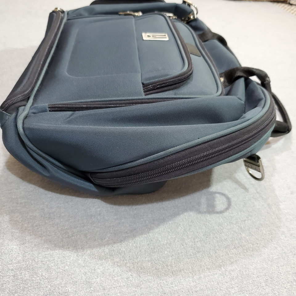 Travelpro Crew 8 Carry-On Luggage Bag Suitcase Travel Tote | eBay
