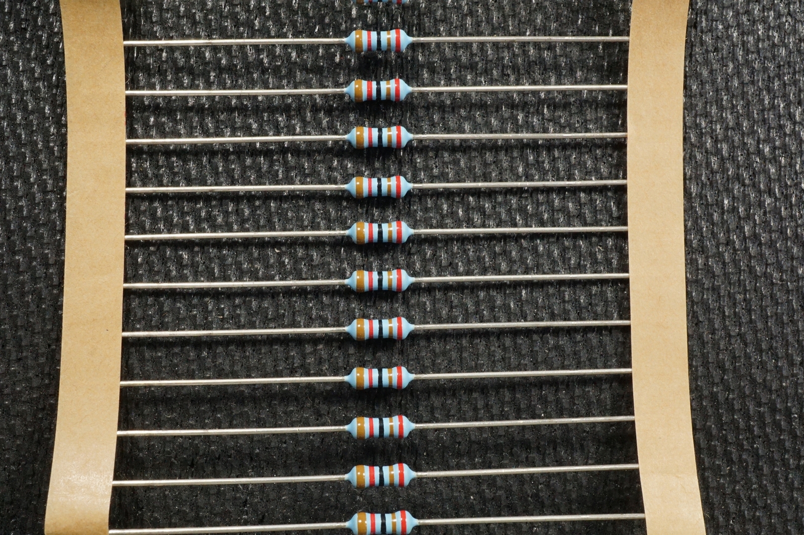 Lot of 14 MBB02070C2102F Vishay Metal Film Resistor 21K Ohm 1% 0.6W 6 ...