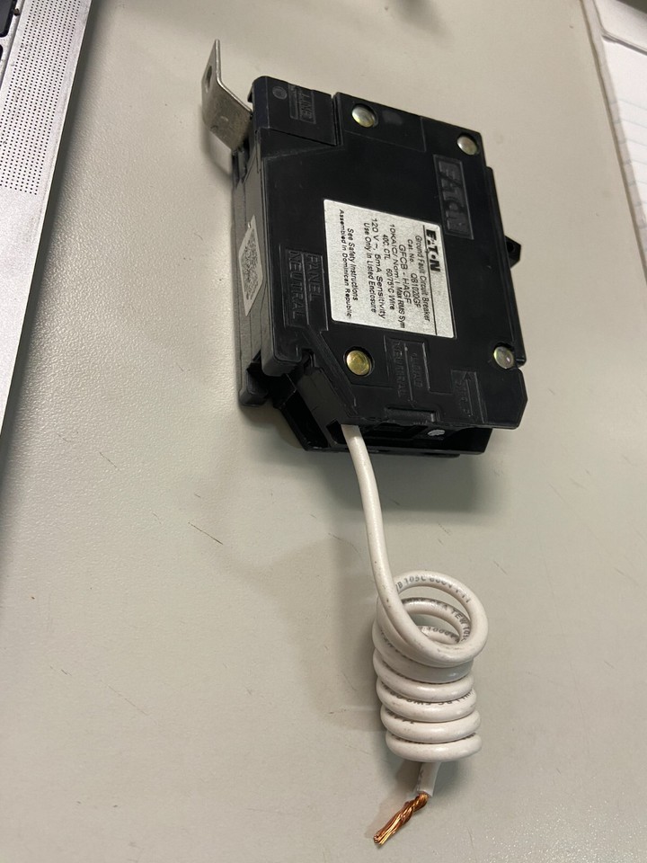 Eaton QB1020CAF 20A, 120/240V Single-Pole Circuit Bolt-On Breaker QB | eBay