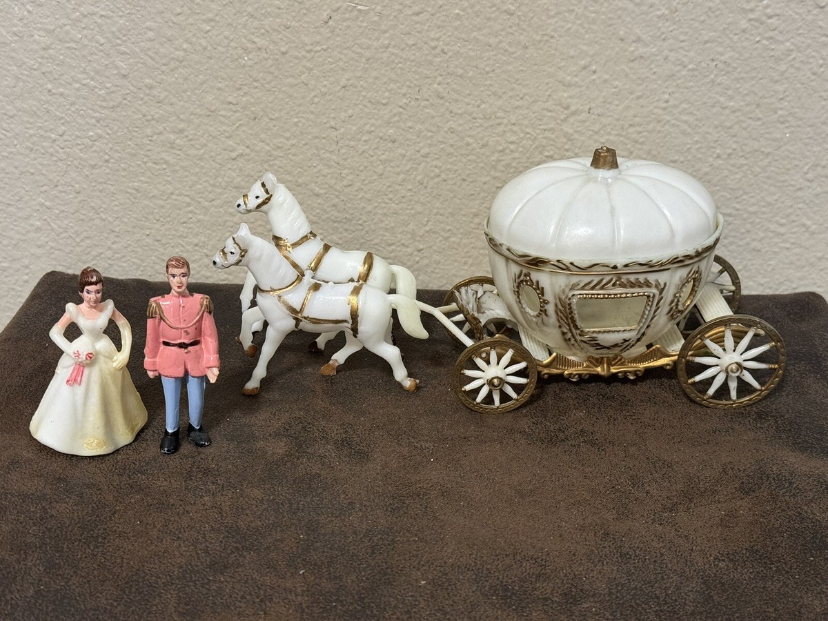 Lighted Cinderella Carriage Cake Toppers