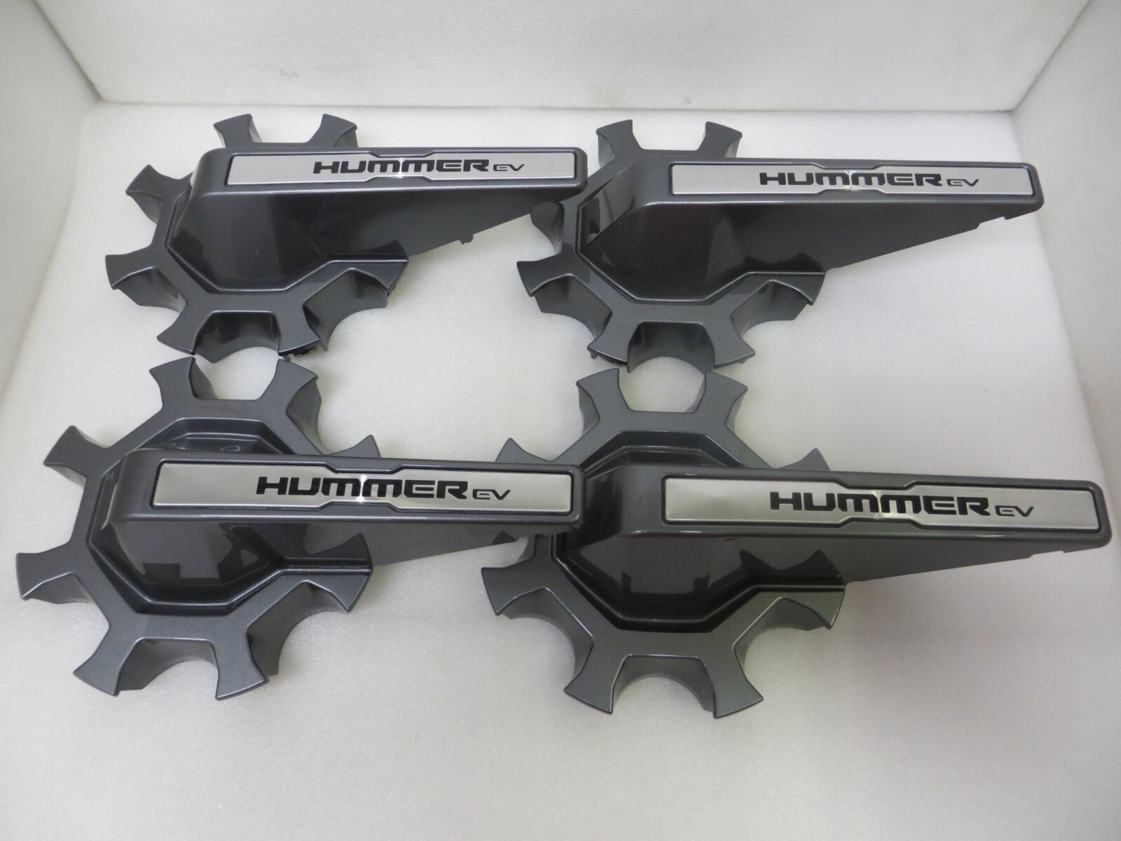 GMC HUMMER EV 2024 GRAY CENTER CAPS - SET OF 4 - 85138716 - NEW - OEM ...