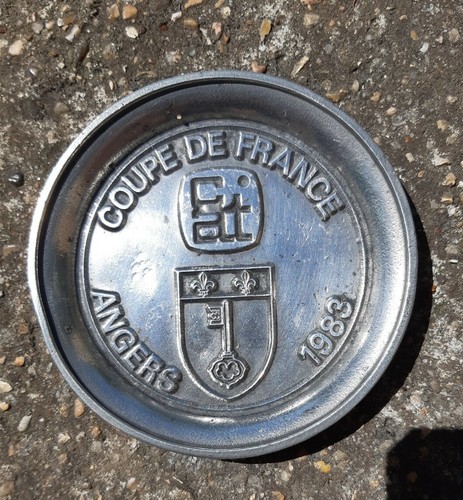 Coupelle étain coupe de France Angers 1983 cat football | eBay