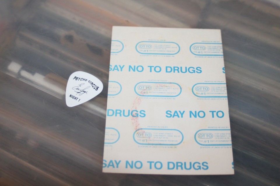 Kiss - Tour Guitar Pick + Backstage Pass Collection #72 | eBay