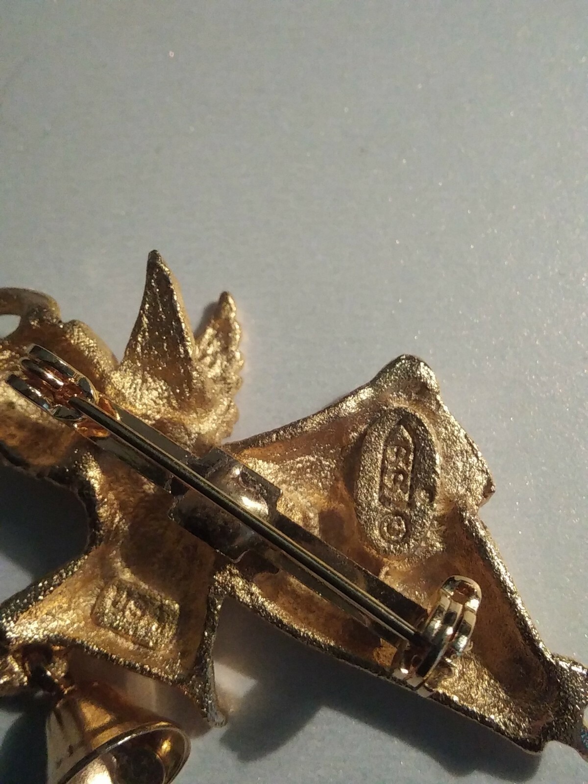 Vintage Signed RR Robyn Rush Gold Tone Angel Holding Bell Brooch. A4019 ...