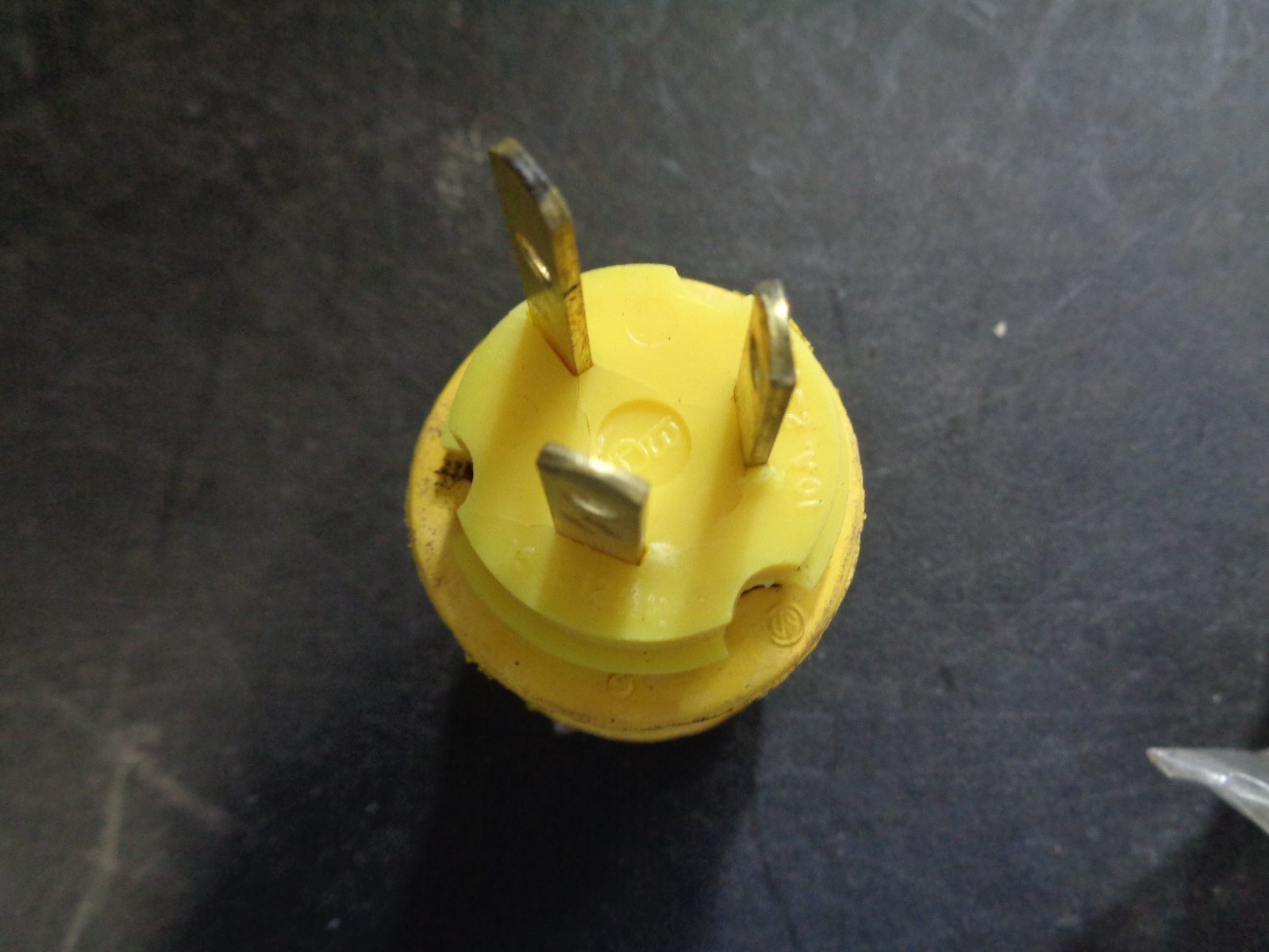 1 PAIR OF WOODHEAD SAFEWAY 10A 125V-250V MALE PLUG 1407 | eBay