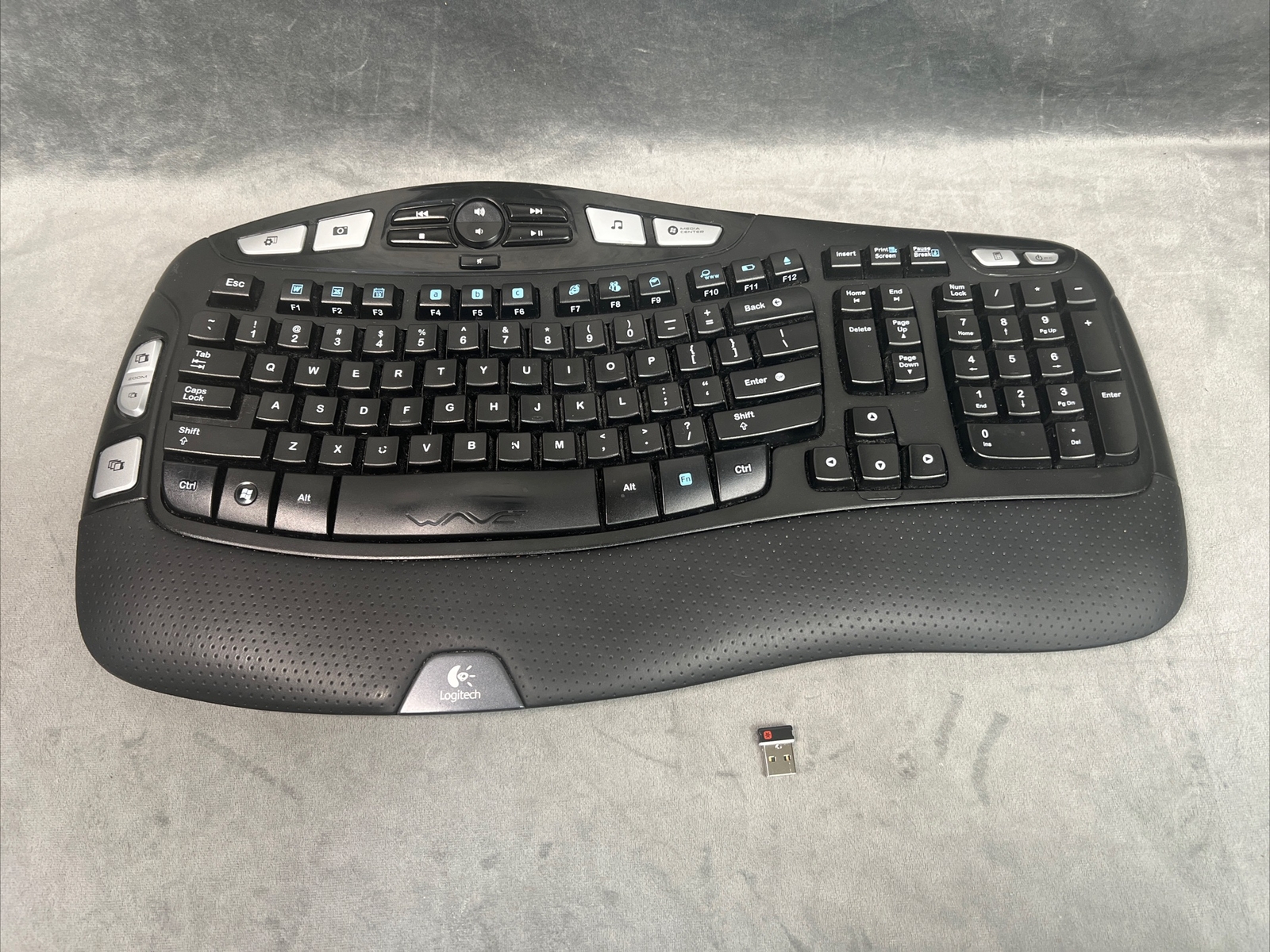 Logitech K350 102 Key Wireless USB Multimedia Wave Keyboard - French ...