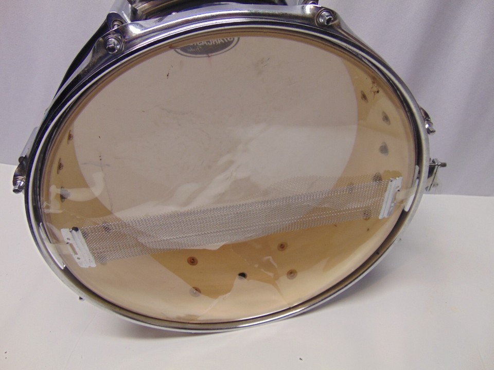 Starcaster by Fender snare drum 14 1/2" x 6" black color metal latchs ...