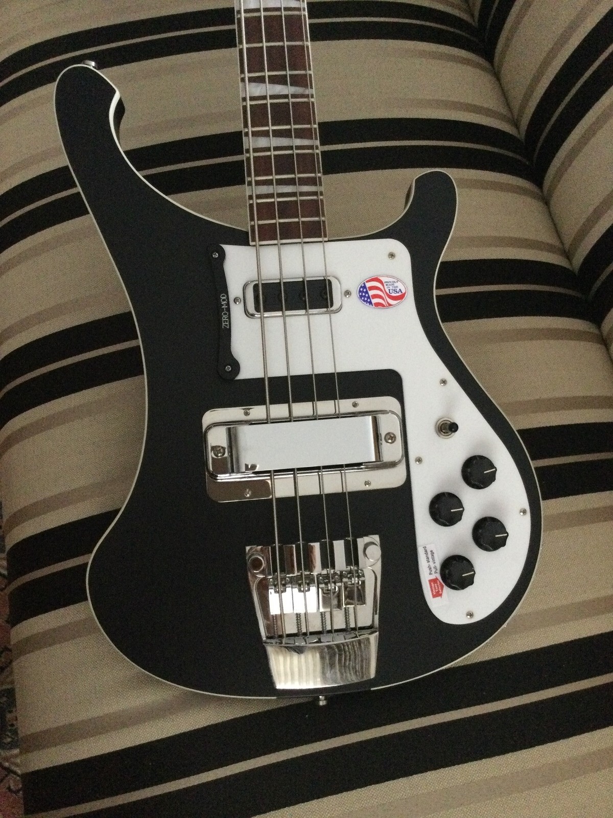 Zero-Mod 4003v2-BL BLACK Thumb Rest for 2015-2024 Rickenbacker 4003 ...