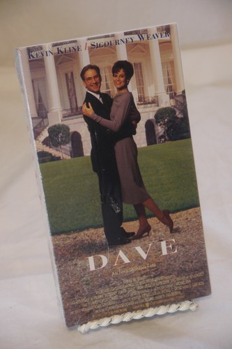 New Sealed Dave (VHS, 1993) Kevin Kline Sigourney Weaver Fast Free ...