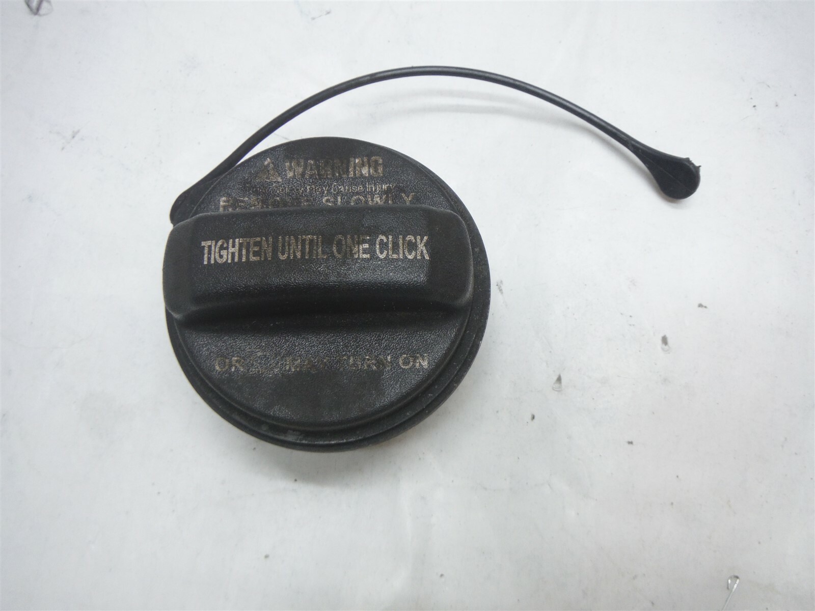 2004-2020 HYUNDAI FUEL GAS FILLER TANK CAP RETAINER TETHER OEM 31010 ...