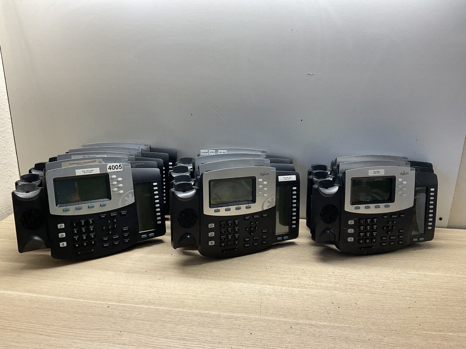 Digium Switchvox D70 VoIP SIP IP Phone Black HD Voice Backlit /lot of ...