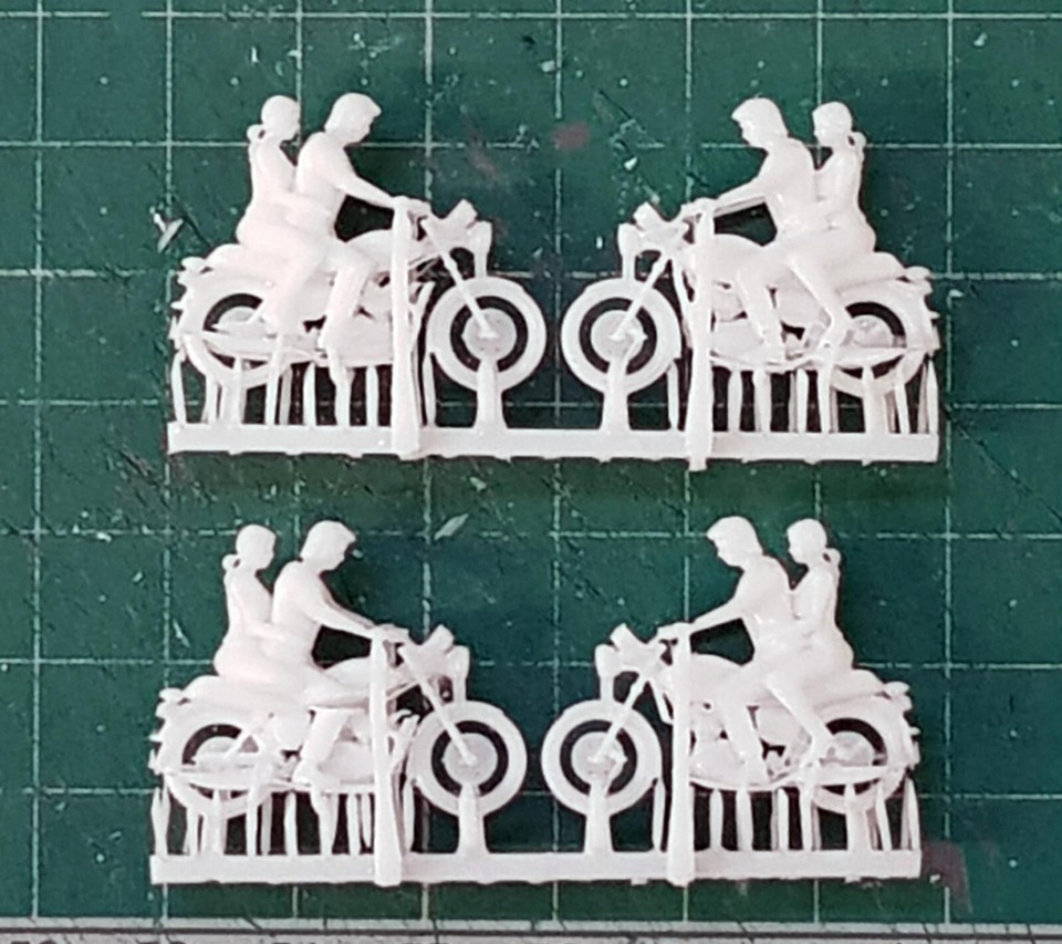 FG22 - Rockers with Pillion on Motorcycles Figures unpainted OO scale ...