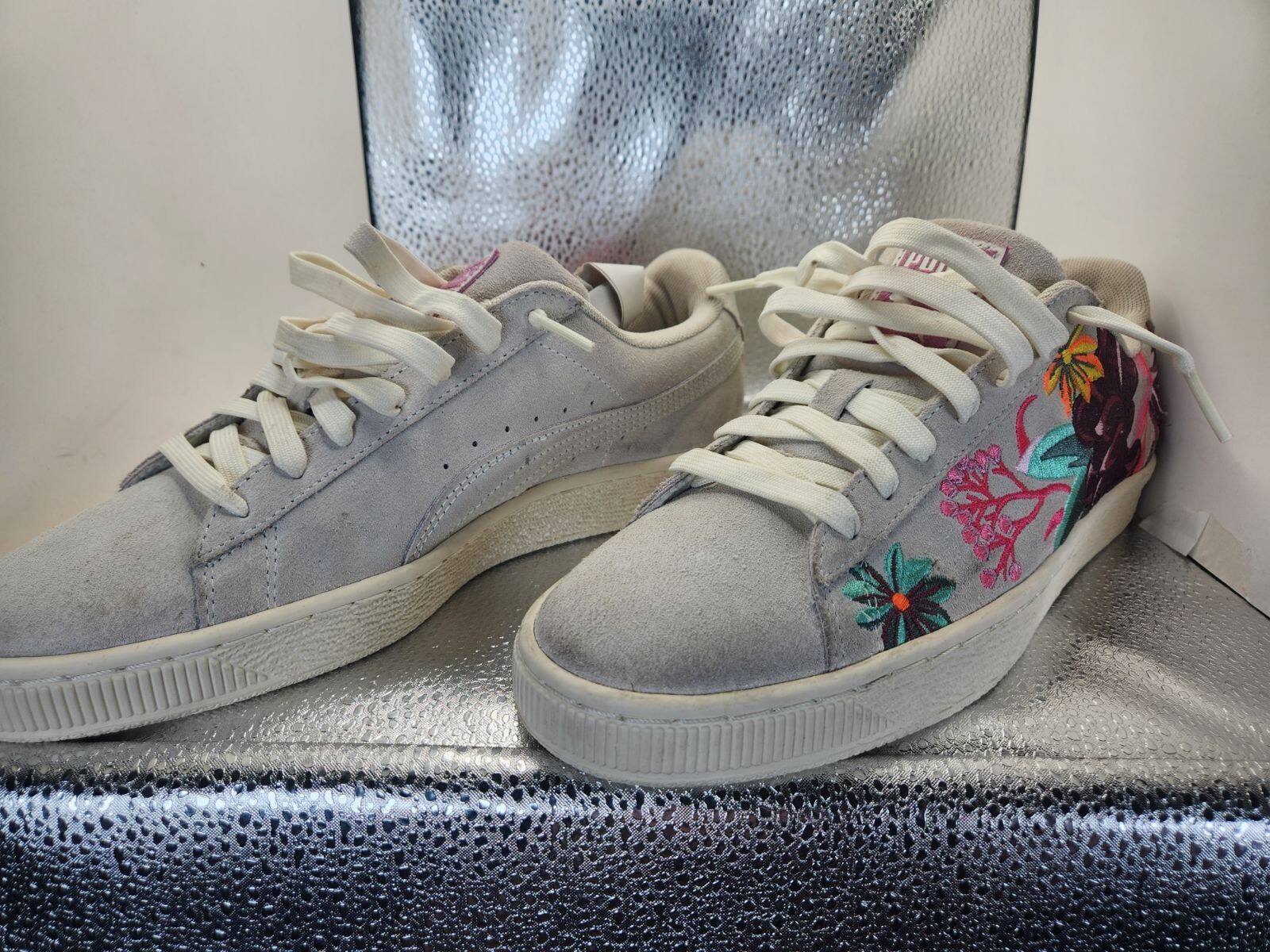 Puma Suede Sneaker Athletic Shoe Embroidered Flowers Women's Size 9 | eBay