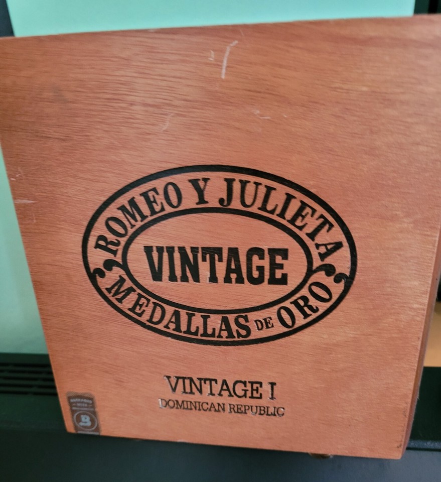 ROMEO & JULIETA EMPTY WOODEN CIGAR BOX AND VINTAGE TSINGTAO BEER ...