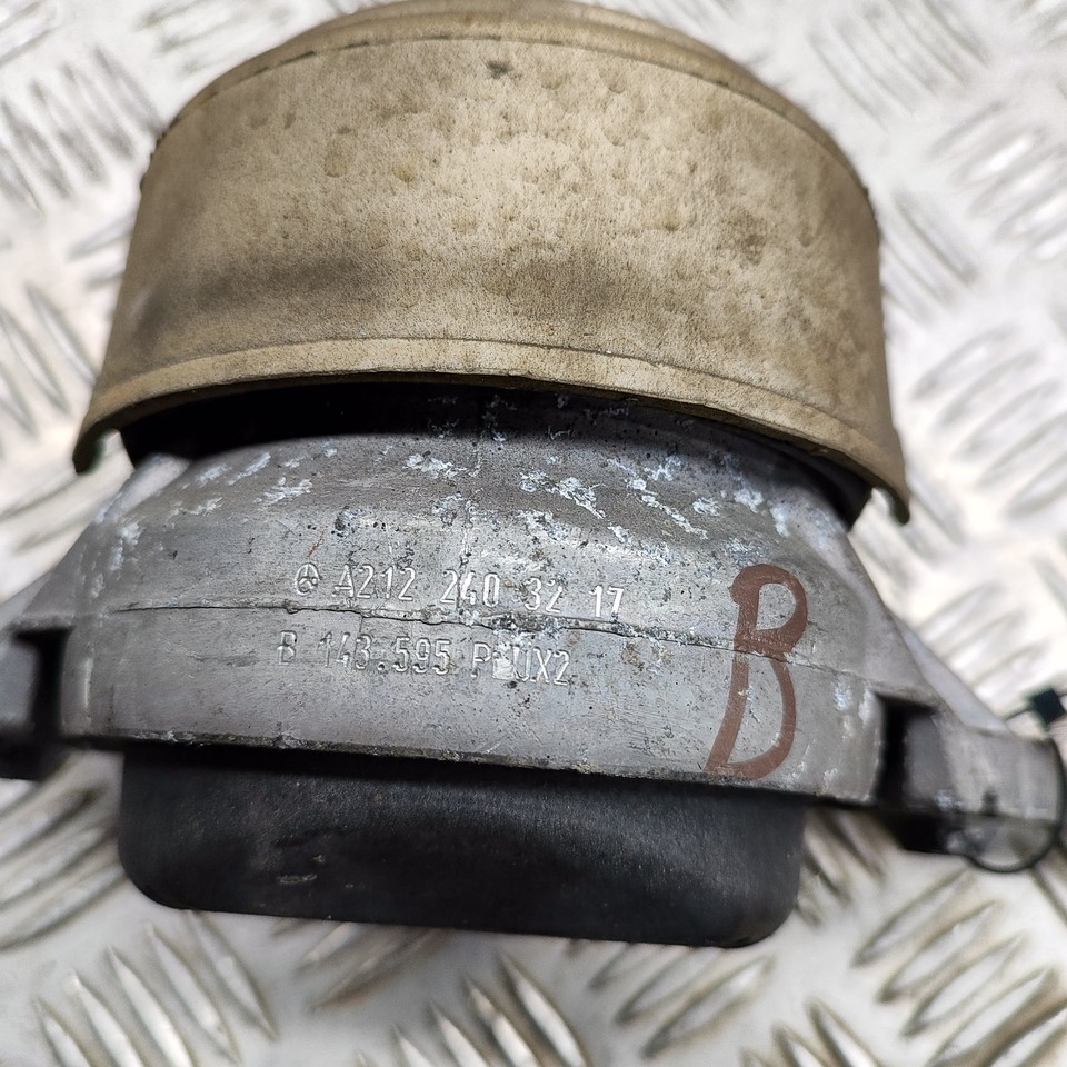 MERCEDES-BENZ E W212 Linke Motorhalterung A2122403217 3,5 Benzin 2015 ...