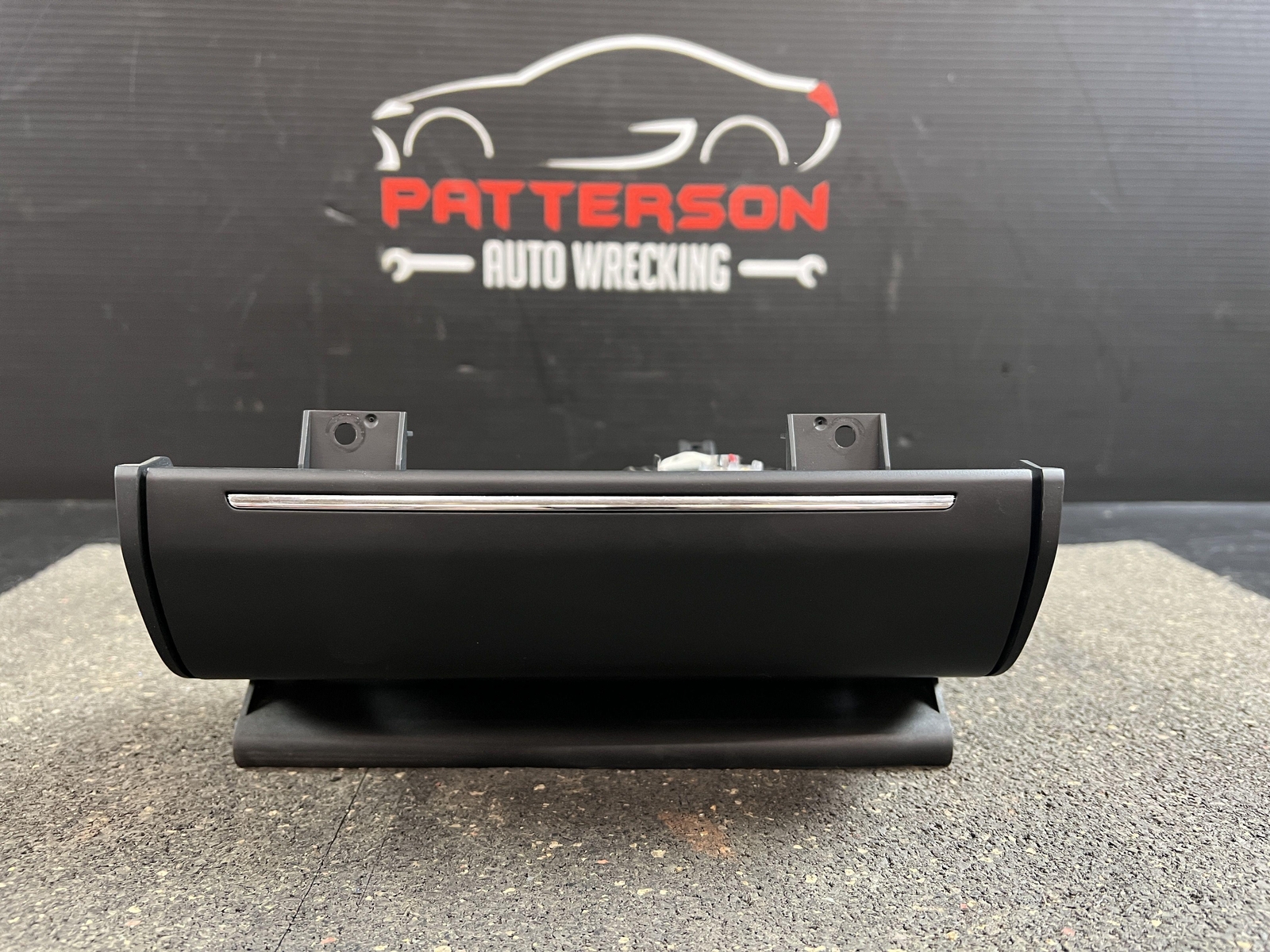 2017-2020 MASERATI GHIBLI CELL PHONE COMPARTMENT HOLDER BOX SD AUX USB ...