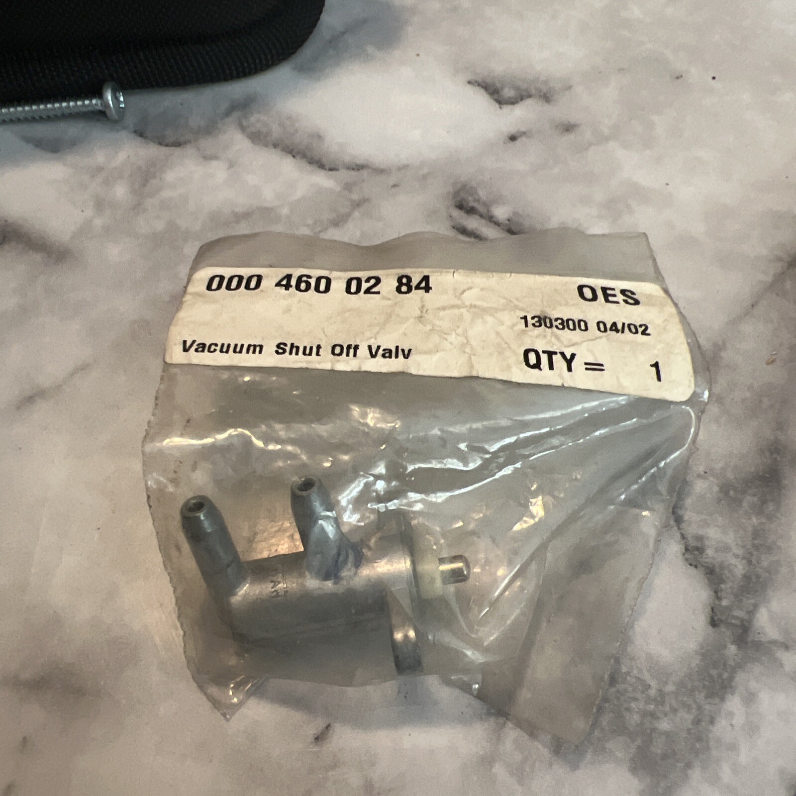 Vacuum Valve - Vacuum to Diesel Shut-off Valve Genuine For Mercedes ...