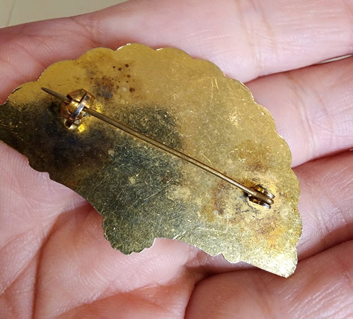 Vintage Heavy Damascene Fan Pin Brooch - Gem