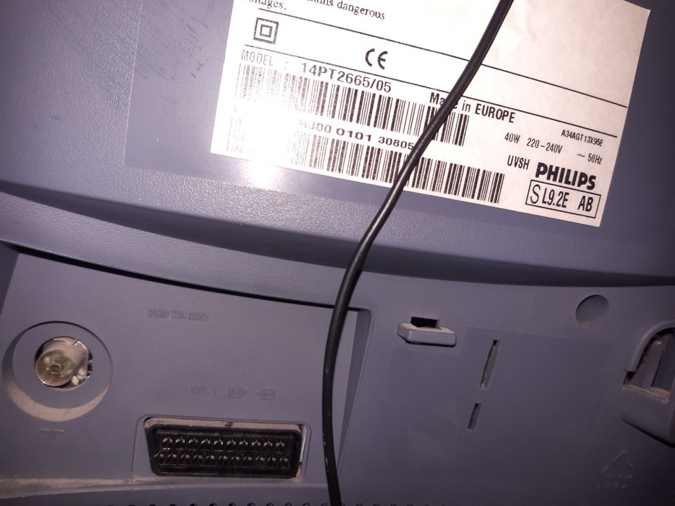 Philips 14" CRT TV Retro Gaming Television 14PT2666/05 Box Cube Scart ...