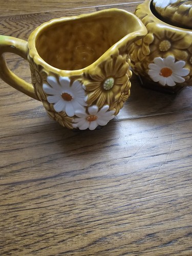 FRED ROBERTS CO Japan Daisy Gold & White Ceramic Tea Pot, Creamer ...