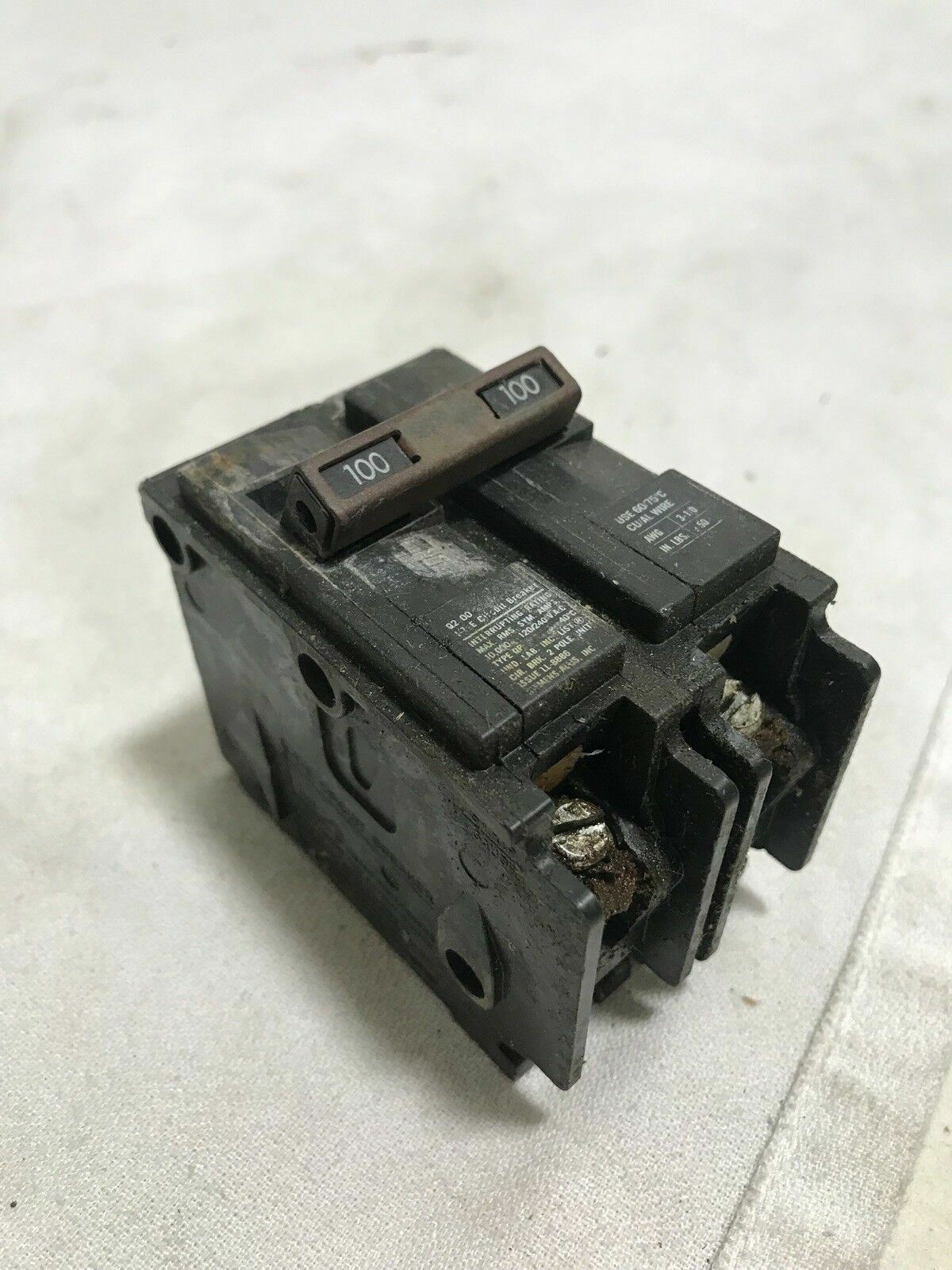ITE EQ Load Center Breaker Enclosure 100A For Type QP Breakers 120/240V ...