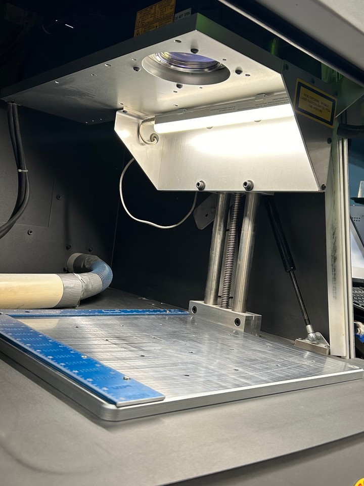 Keyence 50W 3 Axis Fiber Laser Engraver Model MD-F5200 Turnkey SLE14A ...