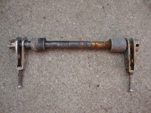 1972 Honda CB350 k4 REAR AXLE w SPACERS + ADJUSTERS cb-350 twin 70 71 ...