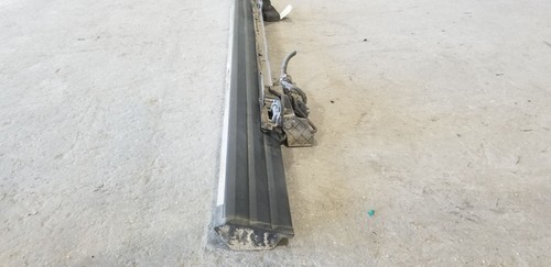 18 CHEVY SUBURBAN 1500 POWER RUNNING BOARD SIDE STEP RIGHT PASSENGER | eBay