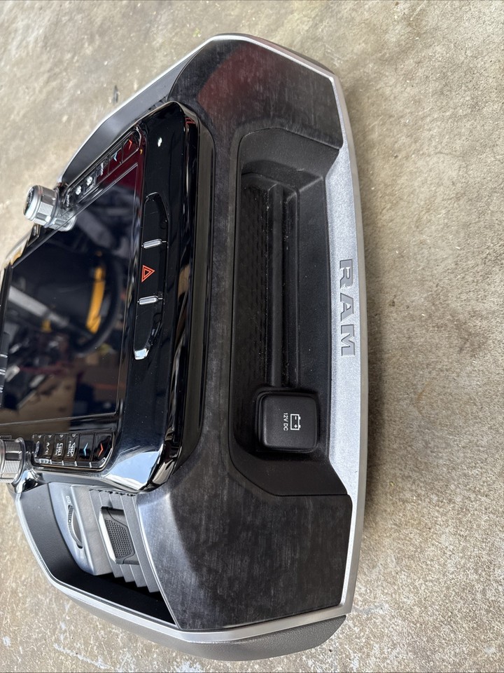 2020 2021 2022 2023 2024 RAM 1500 12” SCREEN WITH MODULE RECIEVER UC5 ...